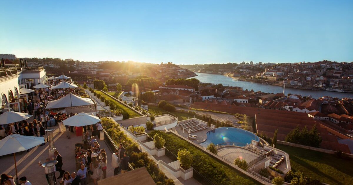 “The Yeatman” ao Pôr-do-Sol | A Lei do Vinho